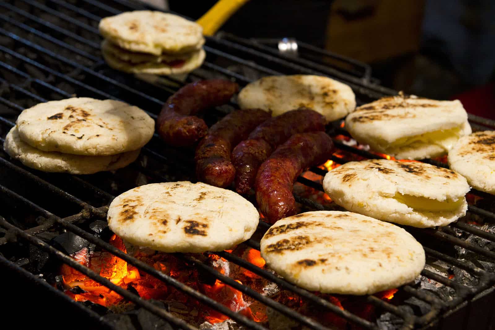 HISTORIA DE LA AREPA - Easy Español